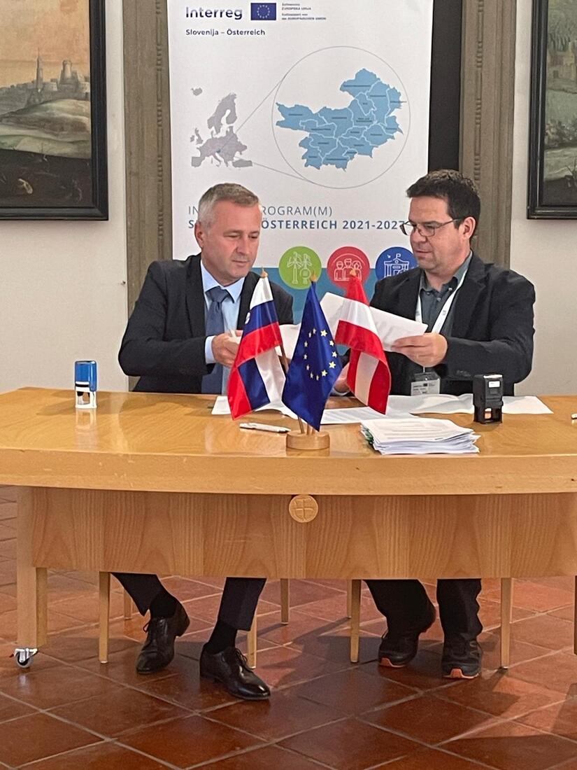 PODPIS POGODBE O SOFINANCIRANJU PROJEKTA INTERREG – FIRELINK - obcina ...